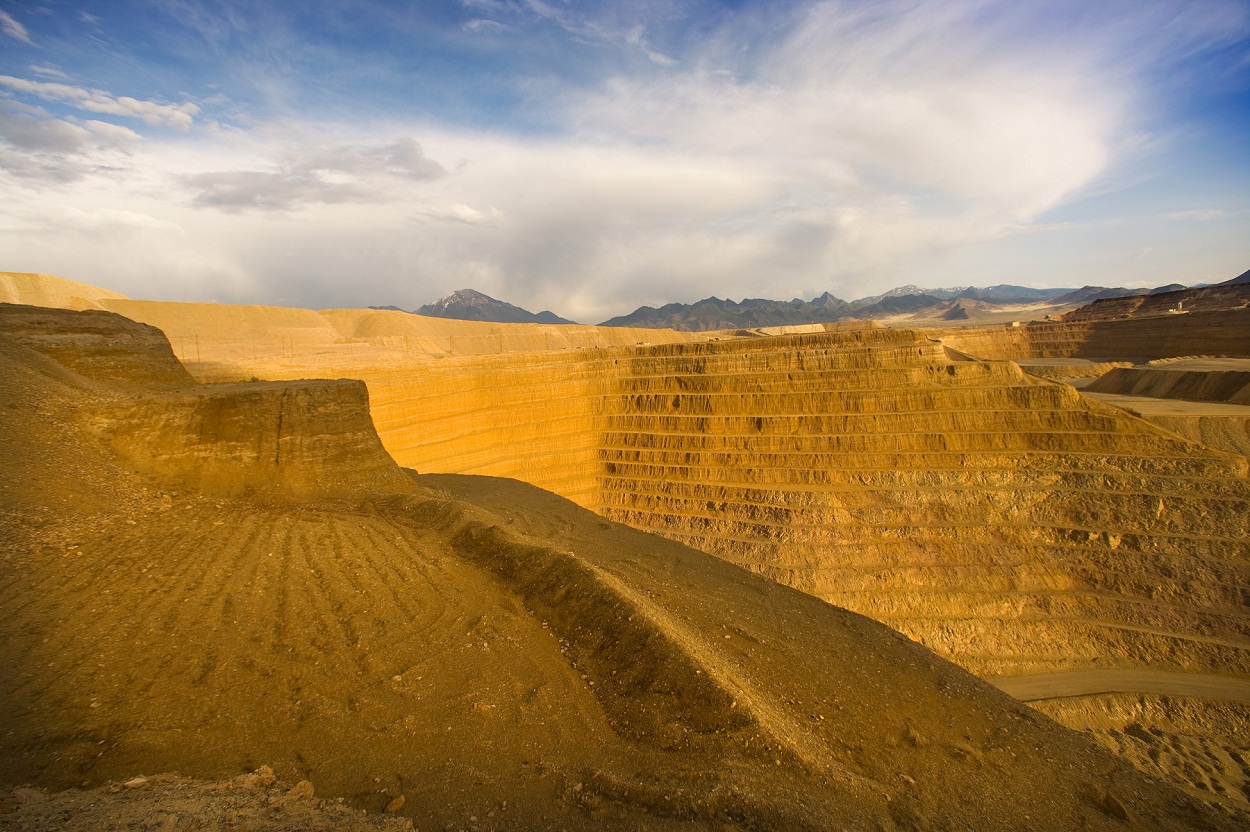 2014 Mineral Commodity Summaries Commentary - Minerals Make Life